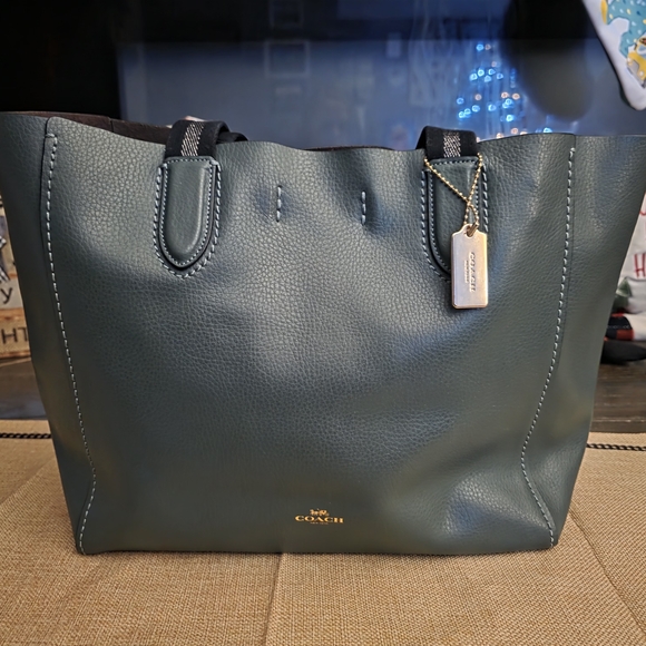 Coach | Bags | Coach 5866 Derby Tote Shoulder Bag In Pebble Leather ...